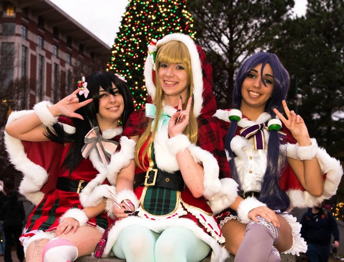MomoCon Presents: Cosplayers on Ice, Saturday, December 1st!